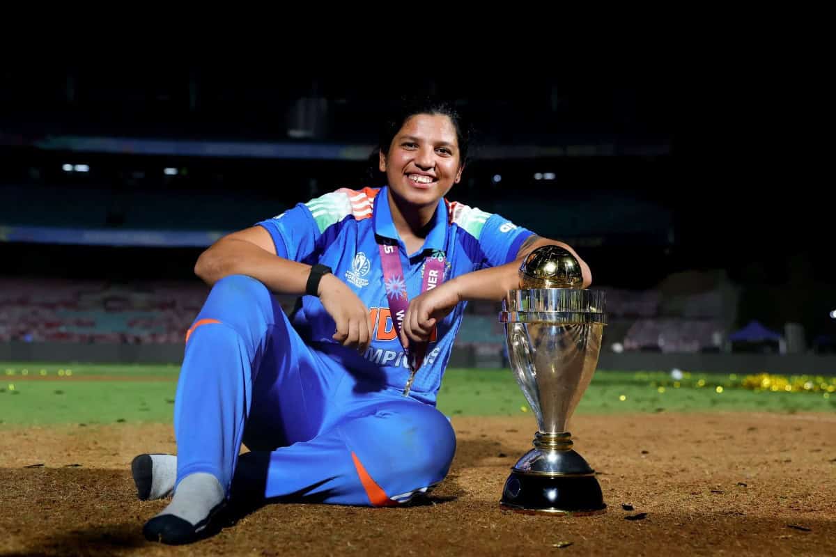 Sourav Ganguly to Honour Richa Ghosh with Golden Bat and Ball at Eden ...